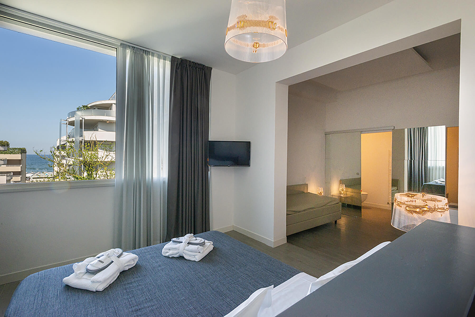 Junior suite lateral sea view